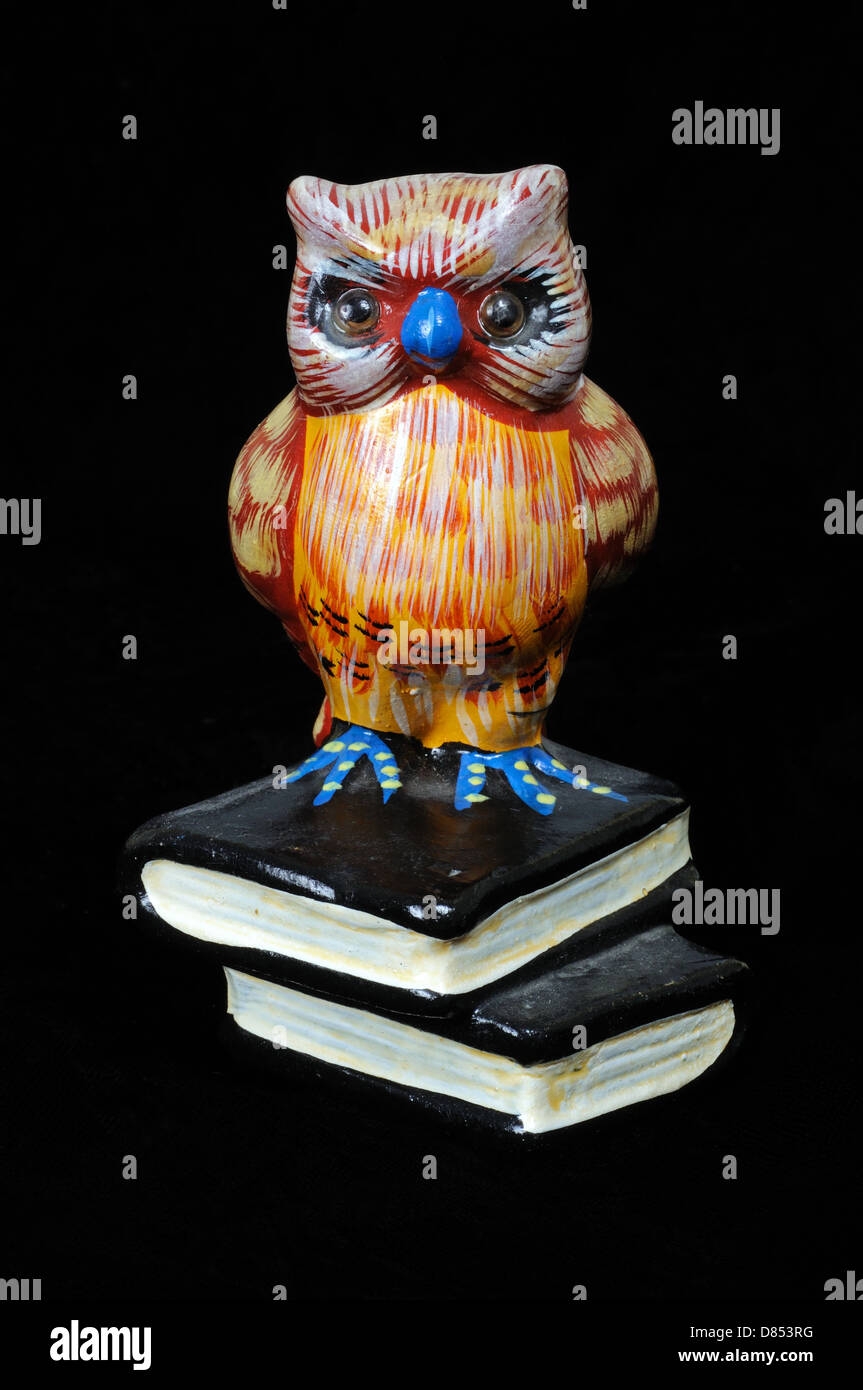 Wise owl books hi-res stock photography and images - Alamy