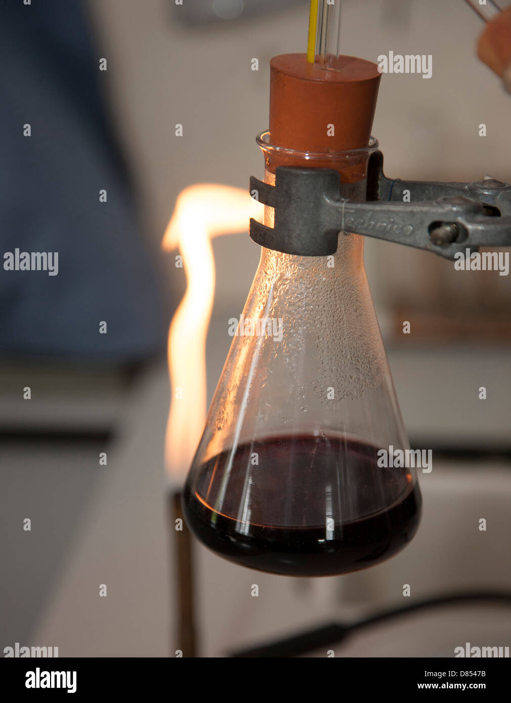 Bunsen burner hi-res stock photography and images - Alamy