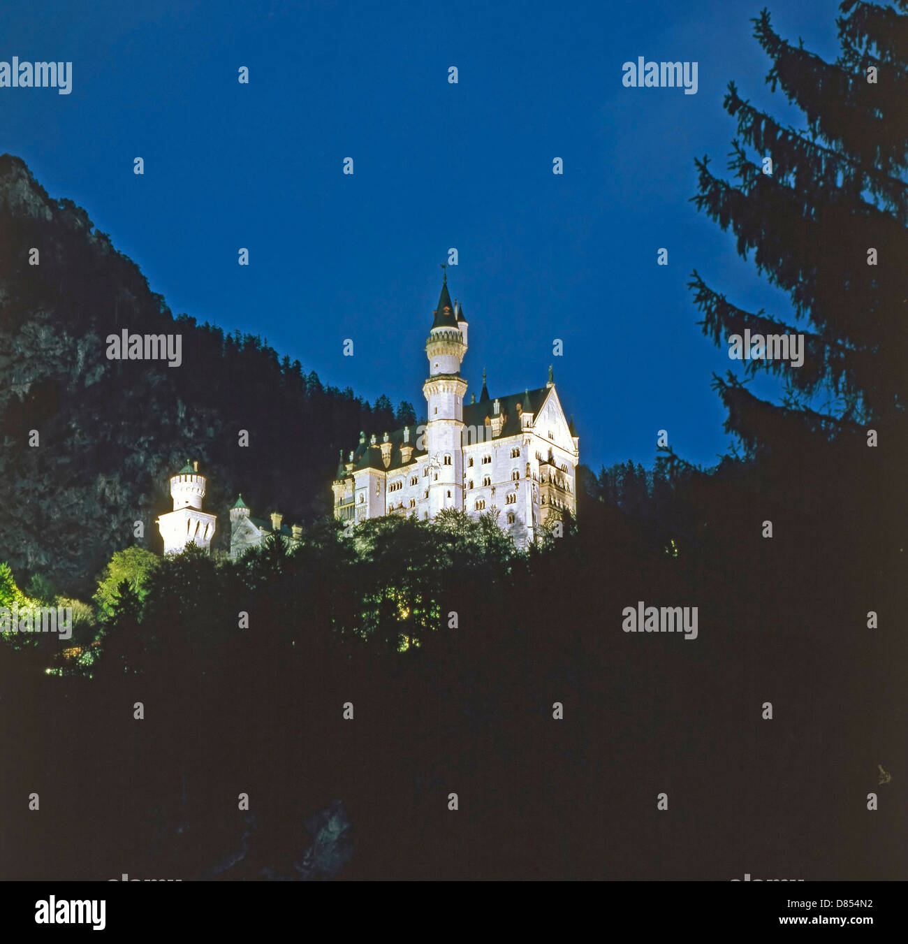 Neuswanstein Castle at night, Germany Stock Photo - Alamy