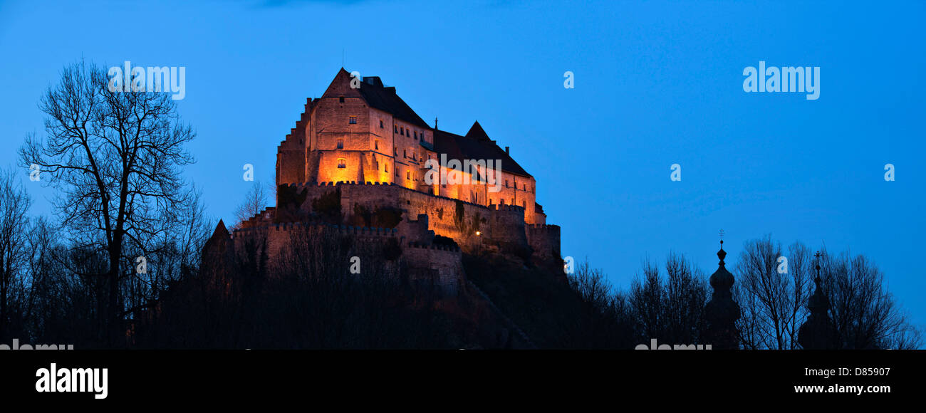 Burghausen castle bavaria night hi-res stock photography and images - Alamy
