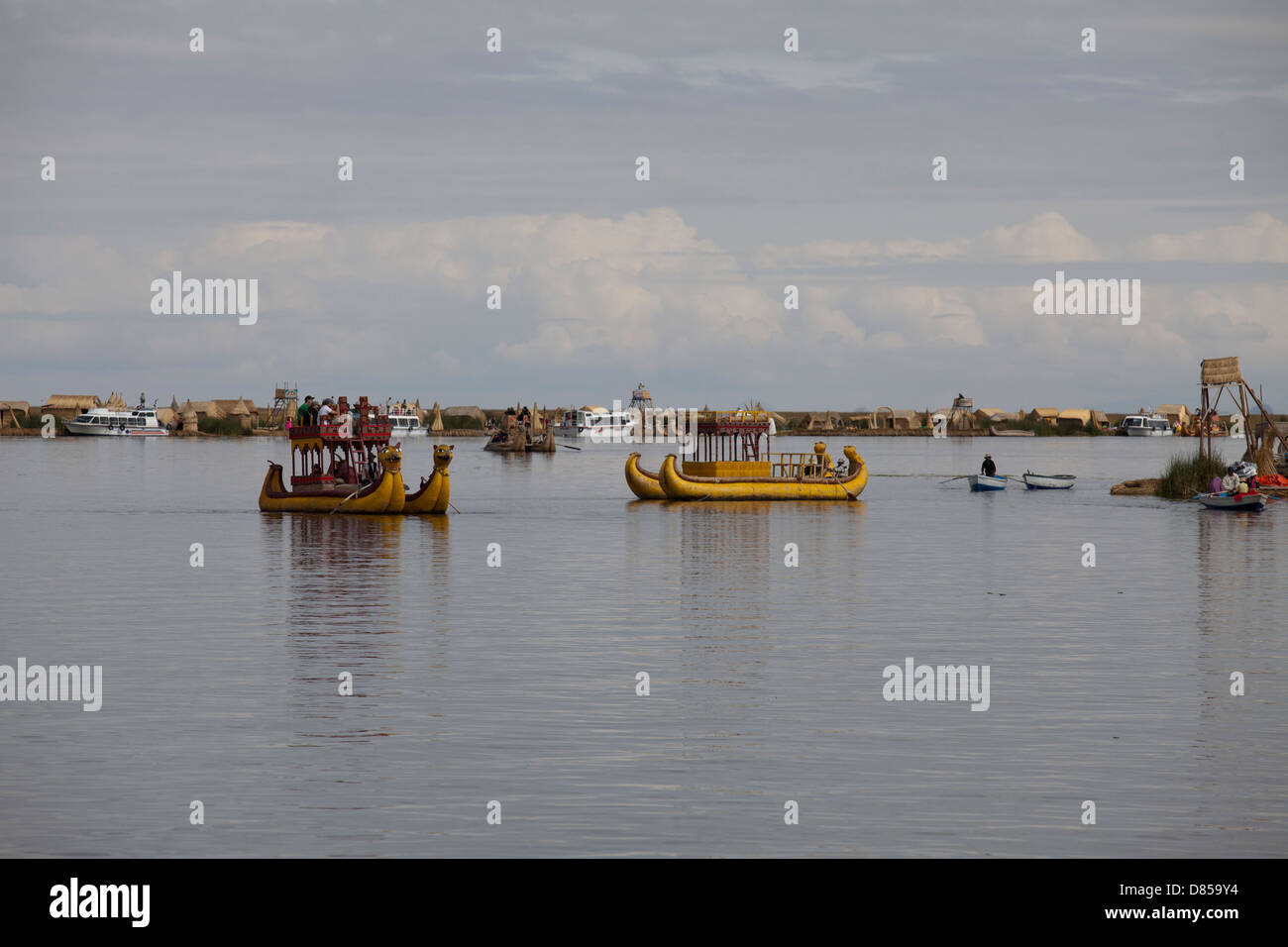 The Uros people of the Peruvian Lake Titicaca Stock Photo - Alamy