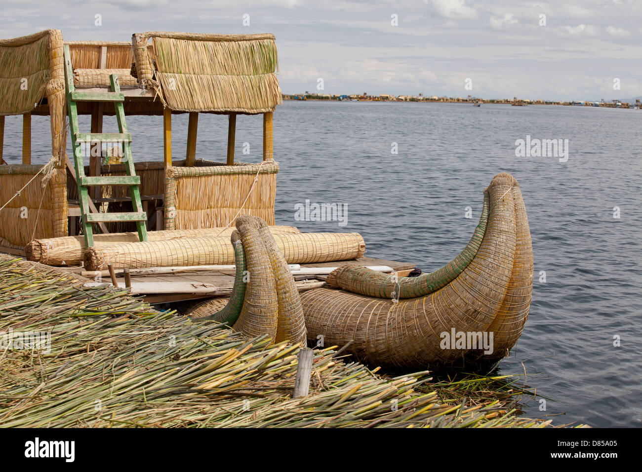 The Uros people of the Peruvian Lake Titicaca Stock Photo - Alamy