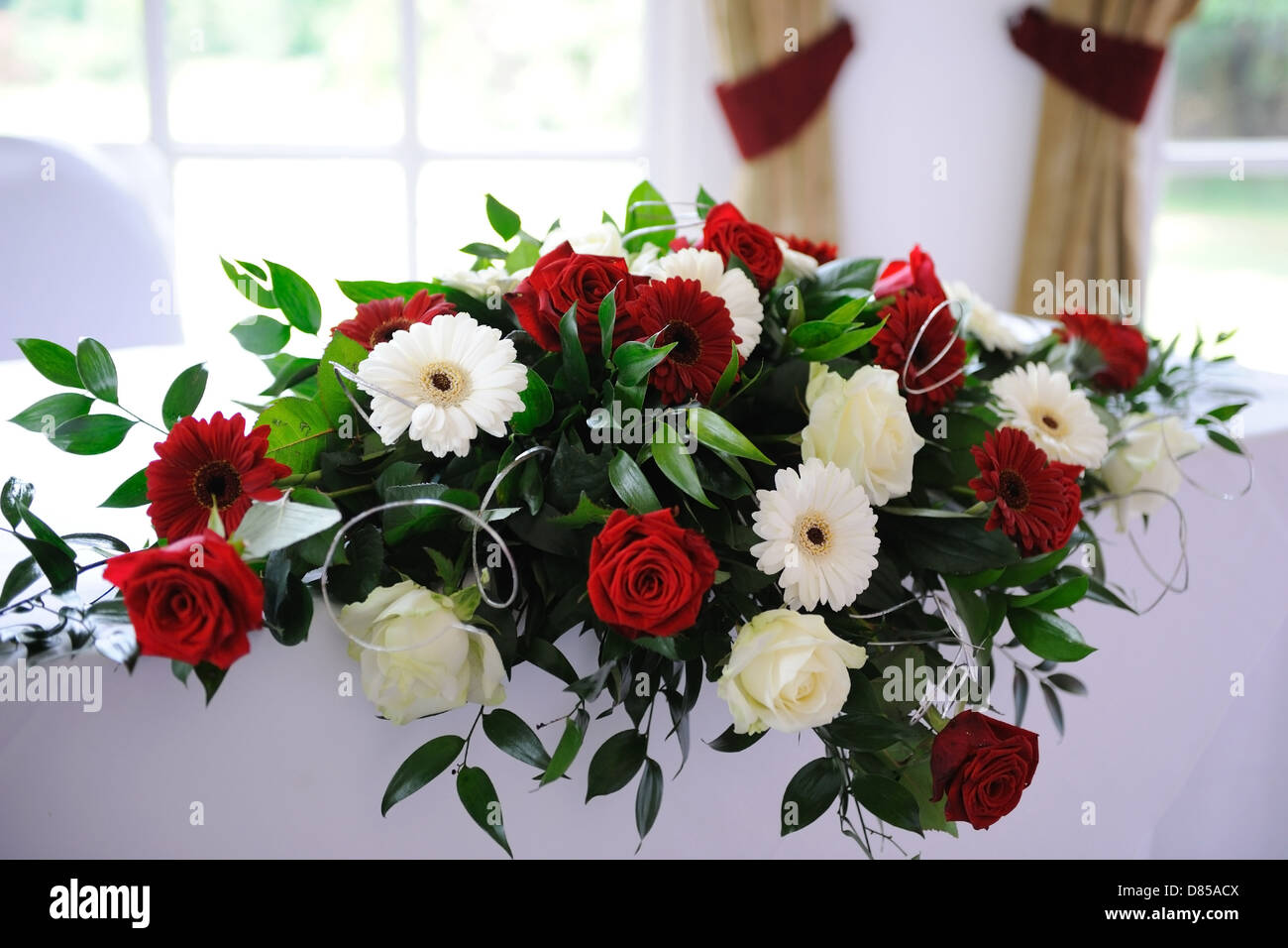 Red Flower Centerpieces Wedding Tables