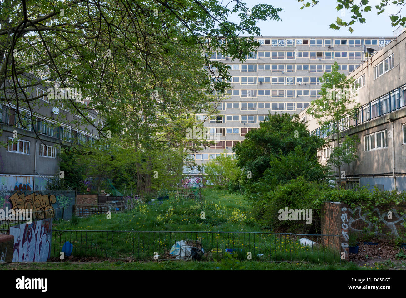 inside the Heygate Estate, SE17 Stock Photo - Alamy