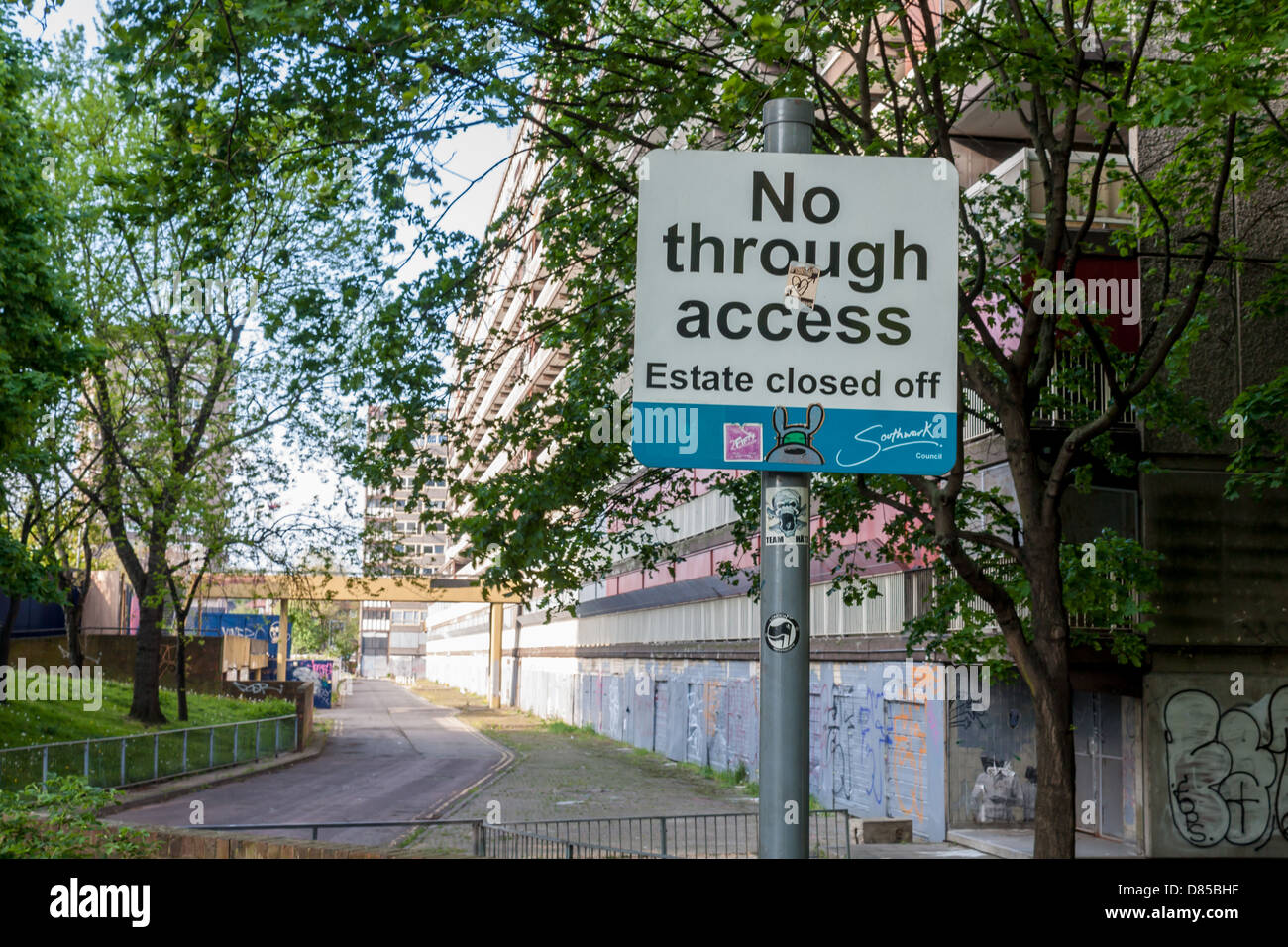 no through access, estate closed off Stock Photo - Alamy