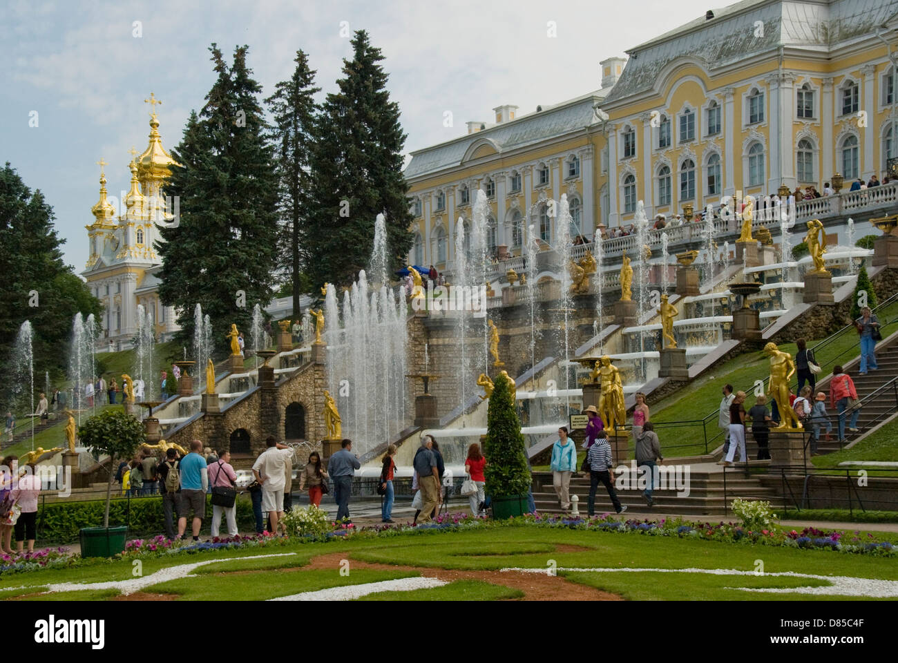 Fountains at Peterhof Palace, Peterhof, Russia Stock Photo - Alamy