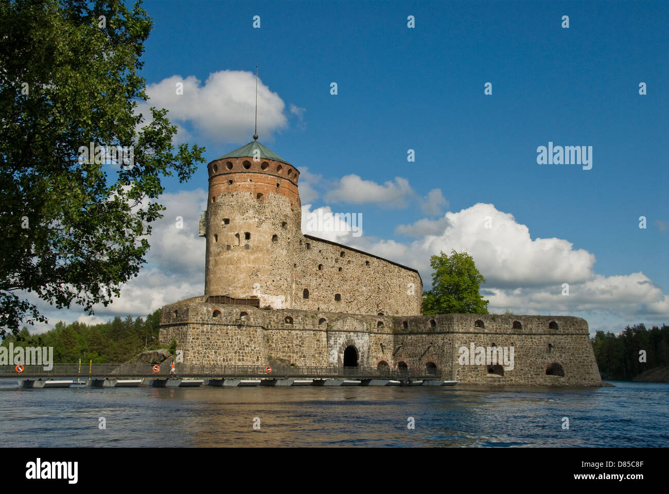 Olavinlinna castle water castle savonlinna hi-res stock photography and ...