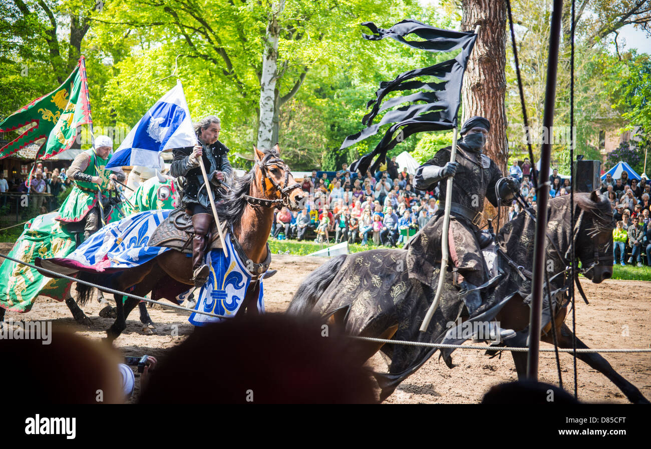 Medieval tournament hi-res stock photography and images - Alamy