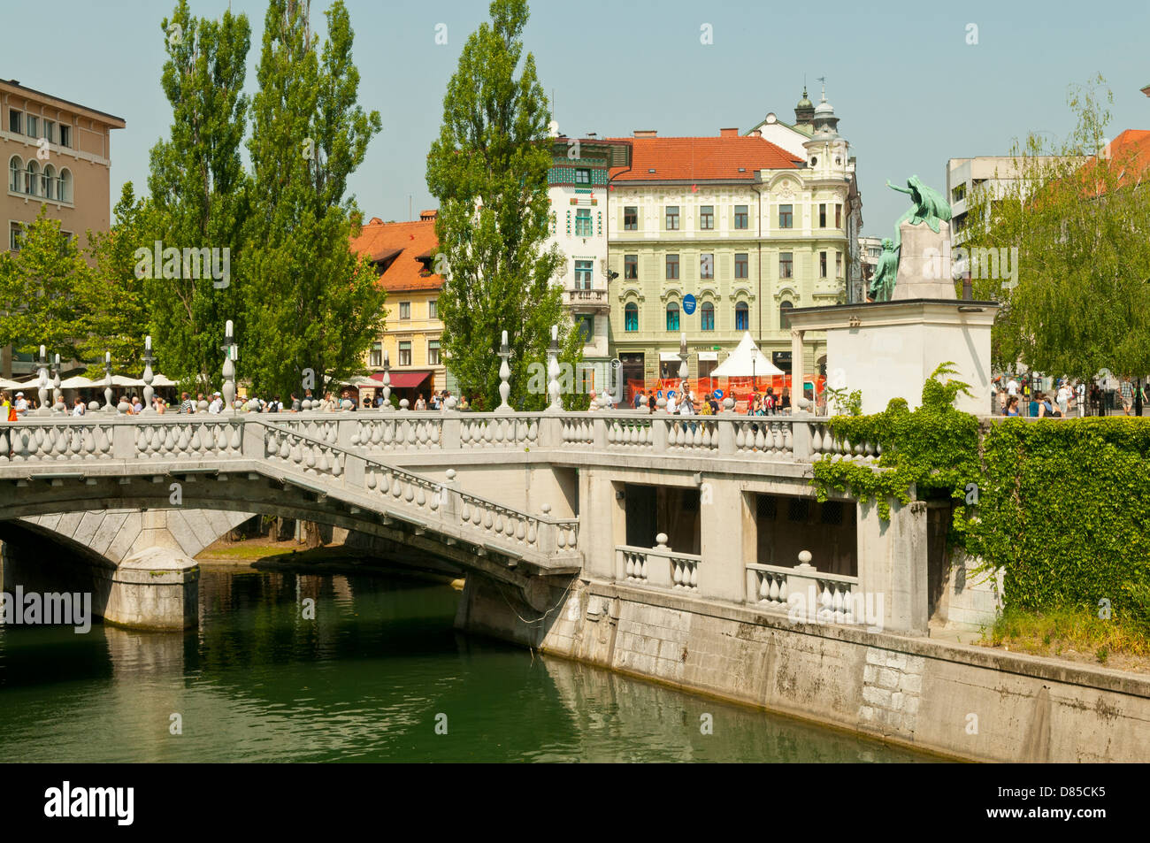 Ljubljana triple bridge slovenia hi-res stock photography and images ...