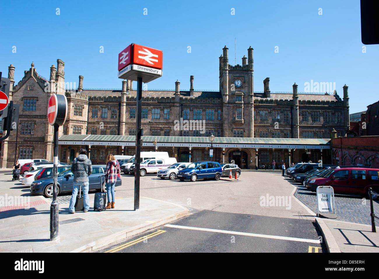 Railway station shrewsbury hi-res stock photography and images - Alamy