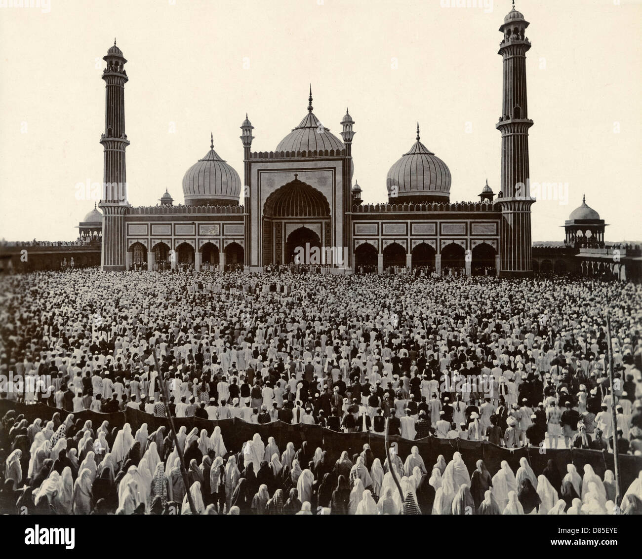 Men in india 1900 hi-res stock photography and images - Alamy