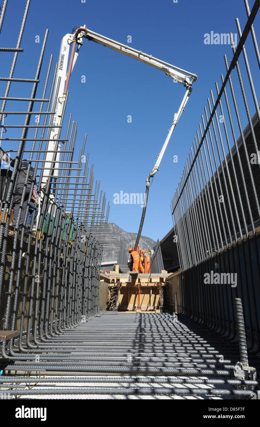 Cement foundations hi-res stock photography and images - Alamy