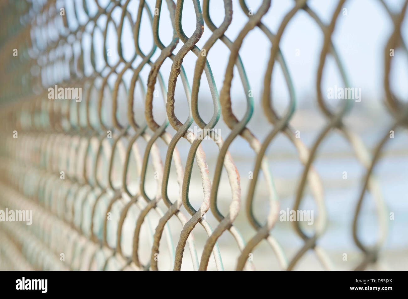 Wire fence background hi-res stock photography and images - Alamy