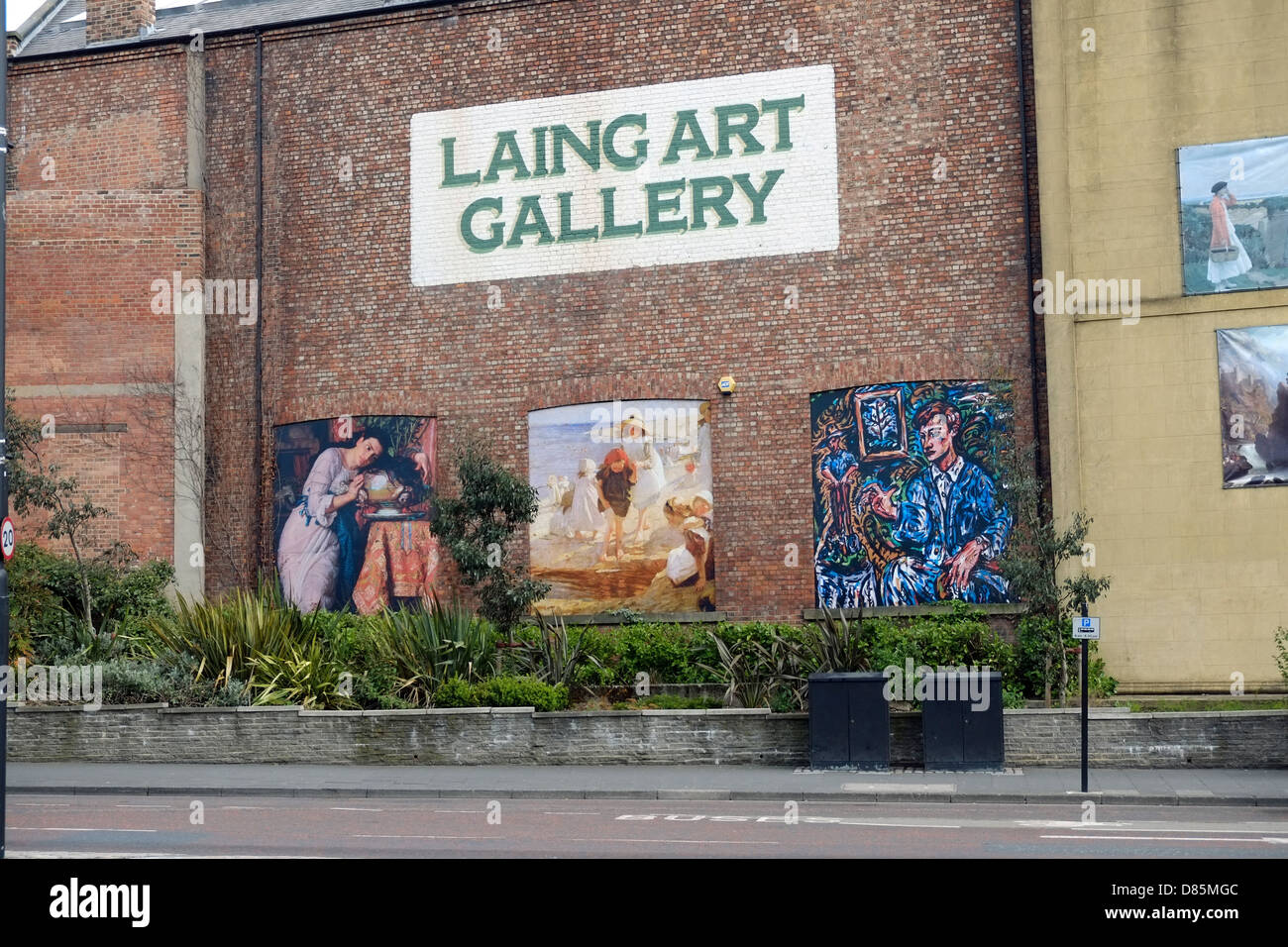 The Laing Art Gallery in the centre of Newcastle Upon Tyne Stock Photo ...