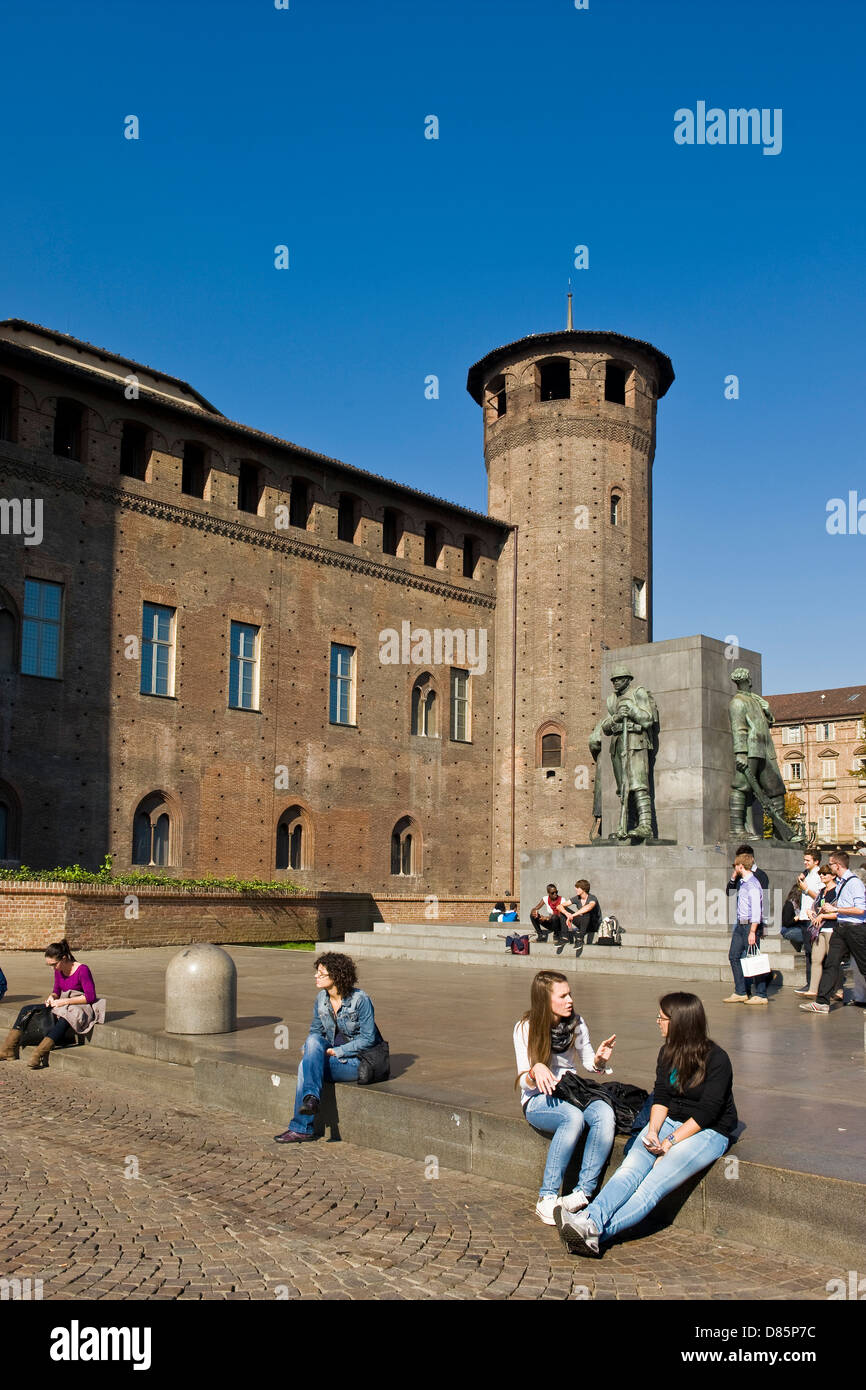 Castello square hi-res stock photography and images - Alamy