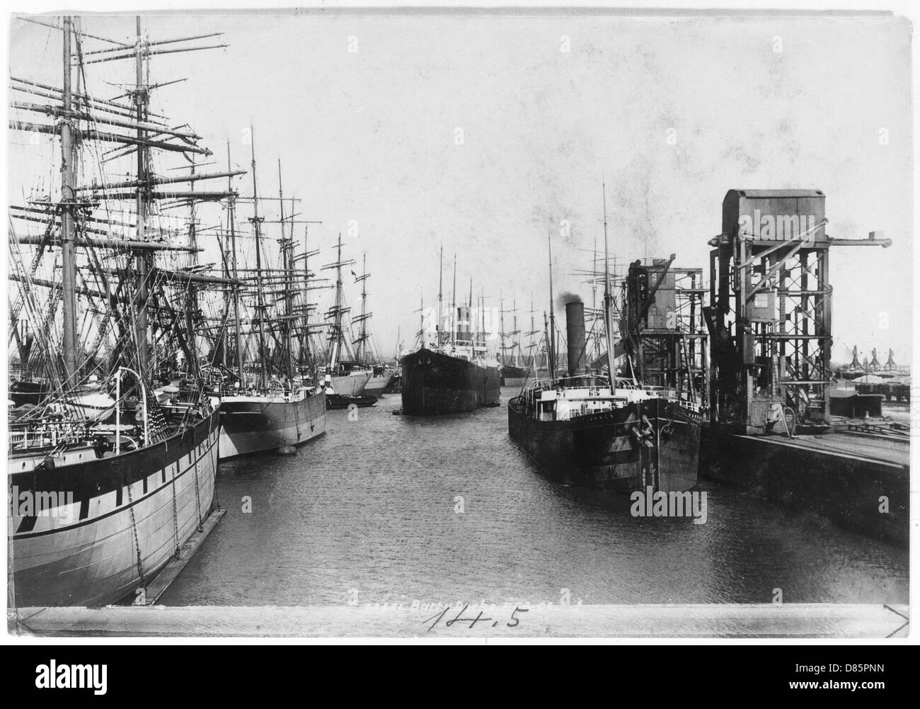 Barry docks hi-res stock photography and images - Alamy