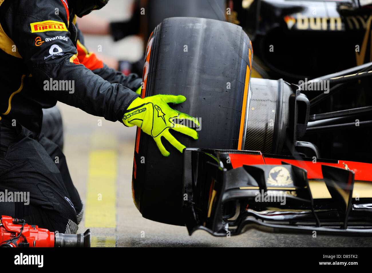 F1 Mechanic High Resolution Stock Photography and Images - Alamy