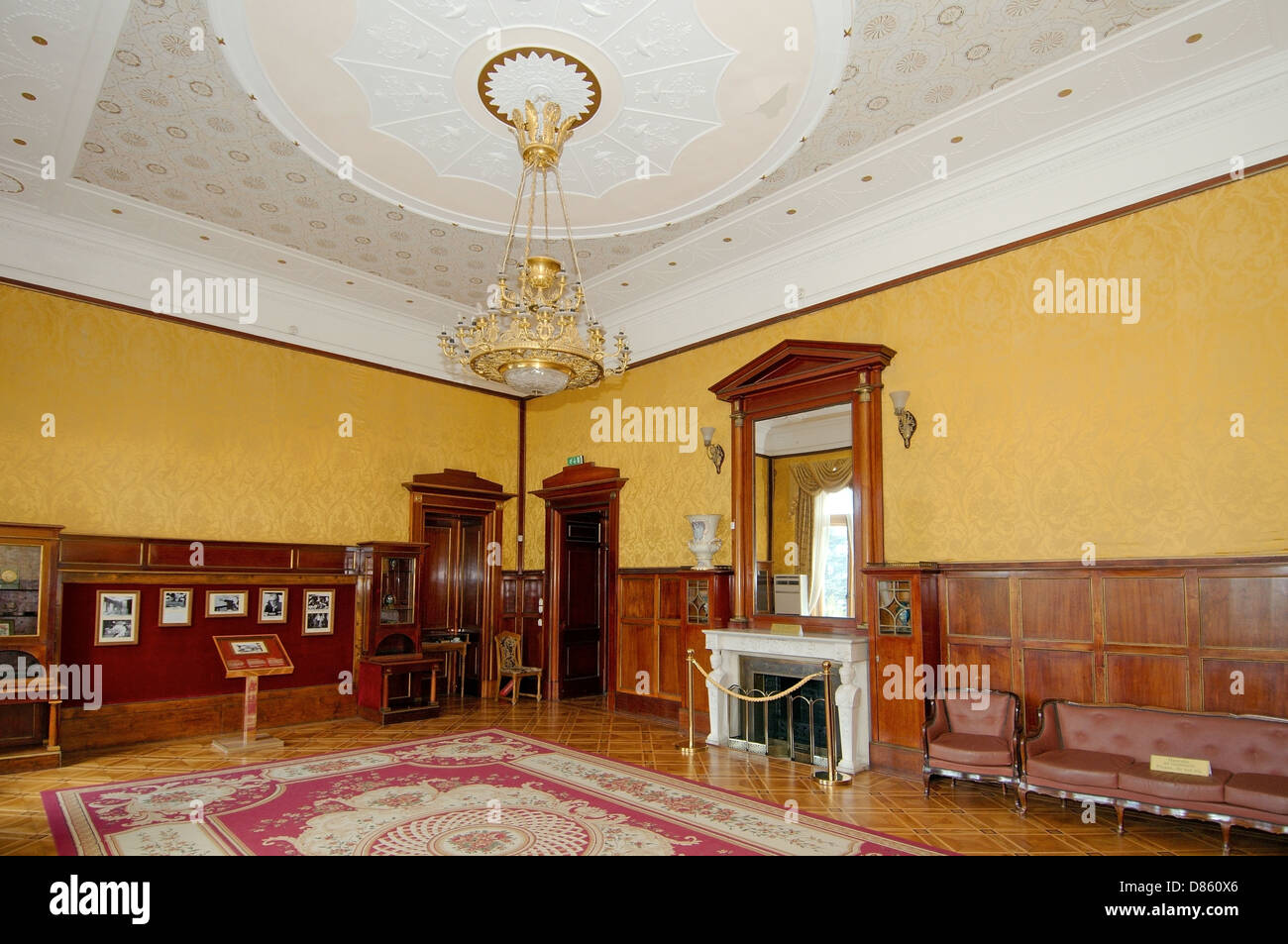 Crimea russia ukraine vintage house hi-res stock photography and images ...