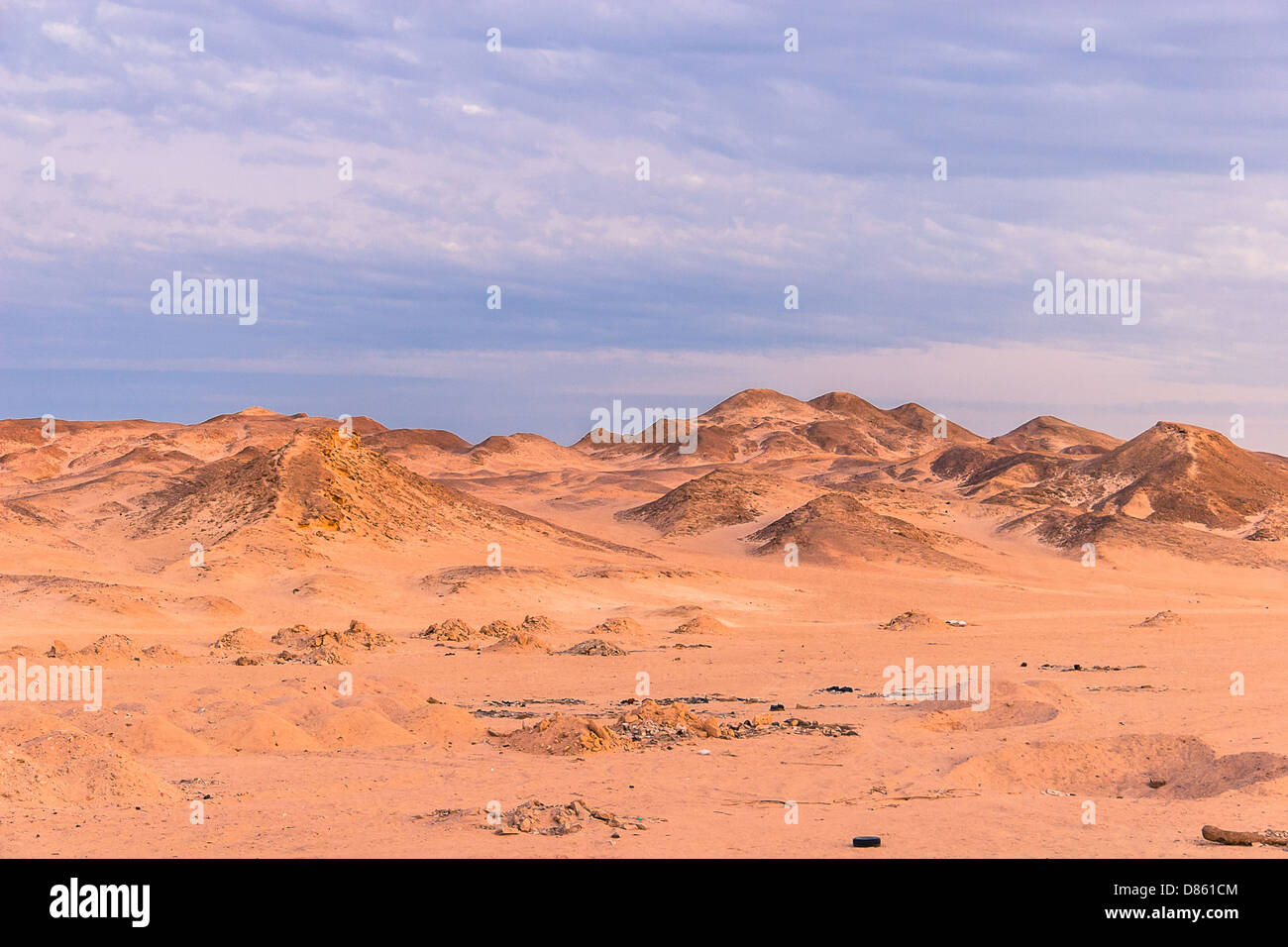 Sand dunes and rocks, Sahara Desert Stock Photo - Alamy