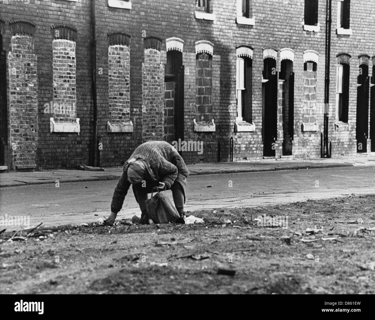 Manchester poverty hi-res stock photography and images - Alamy