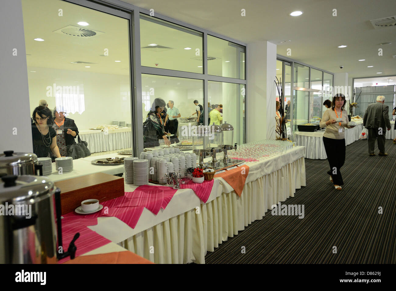 Cafeteria food line hi-res stock photography and images - Alamy