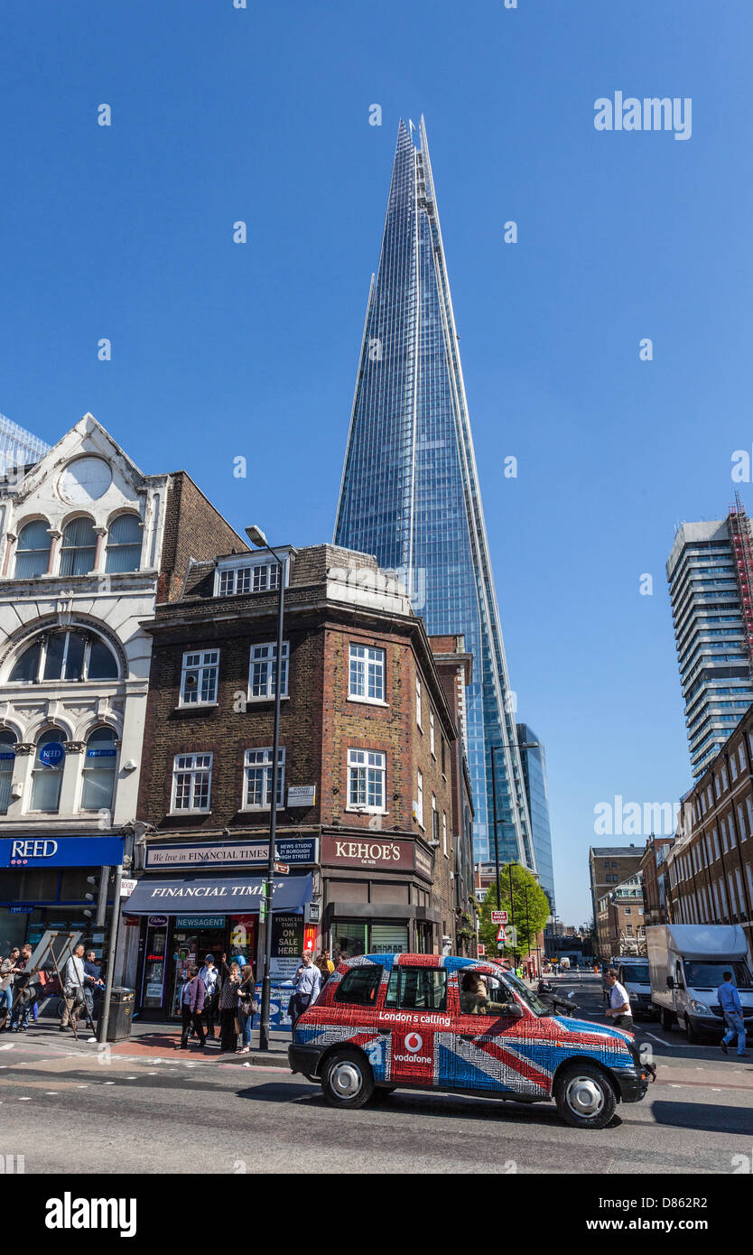 Borough high street hi-res stock photography and images - Alamy