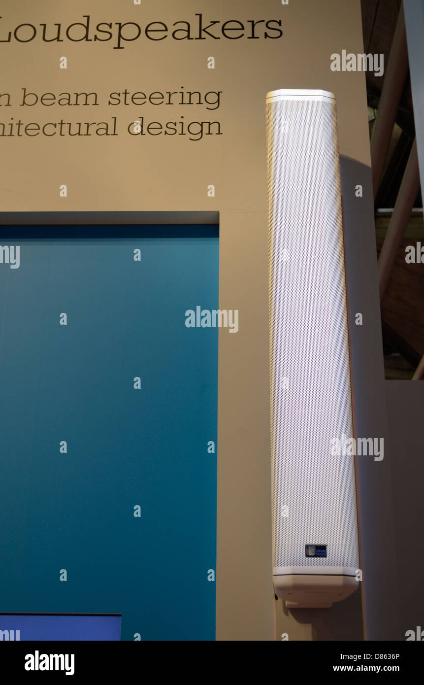 Column array speakers Stock Photo - Alamy