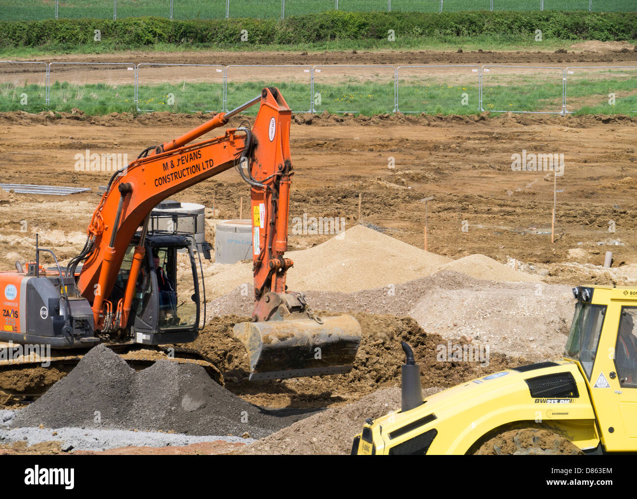 Workers preparing ground construction hi-res stock photography and ...