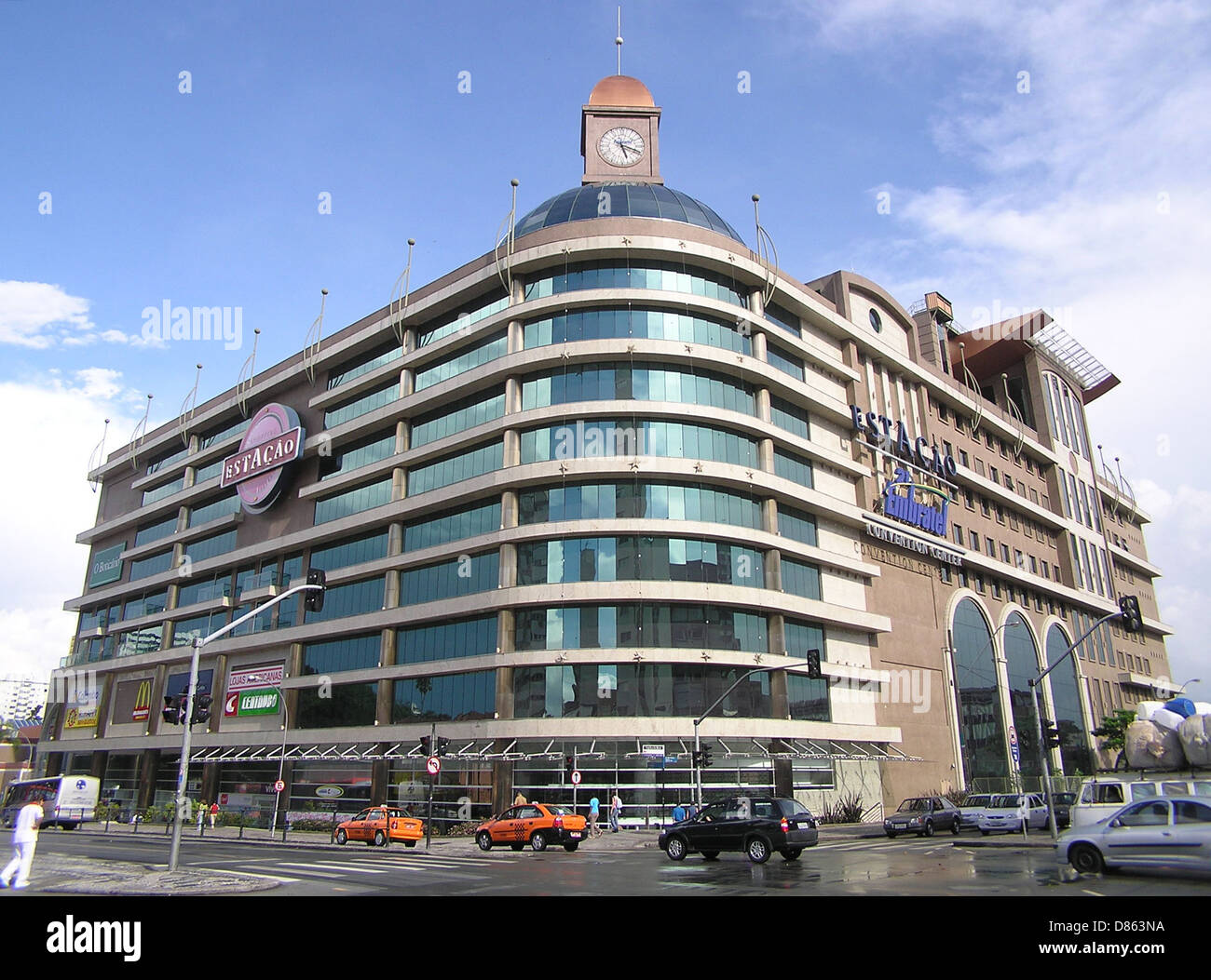 Shopping Estação 1 is a modern shopping mall located in Curitiba ...