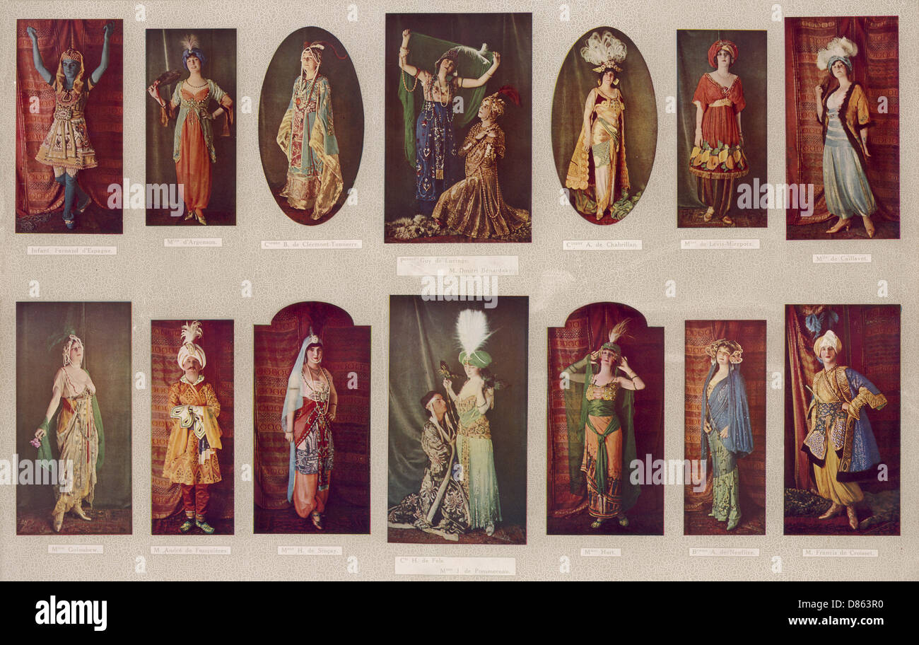 Fashions costumes hi-res stock photography and images - Alamy