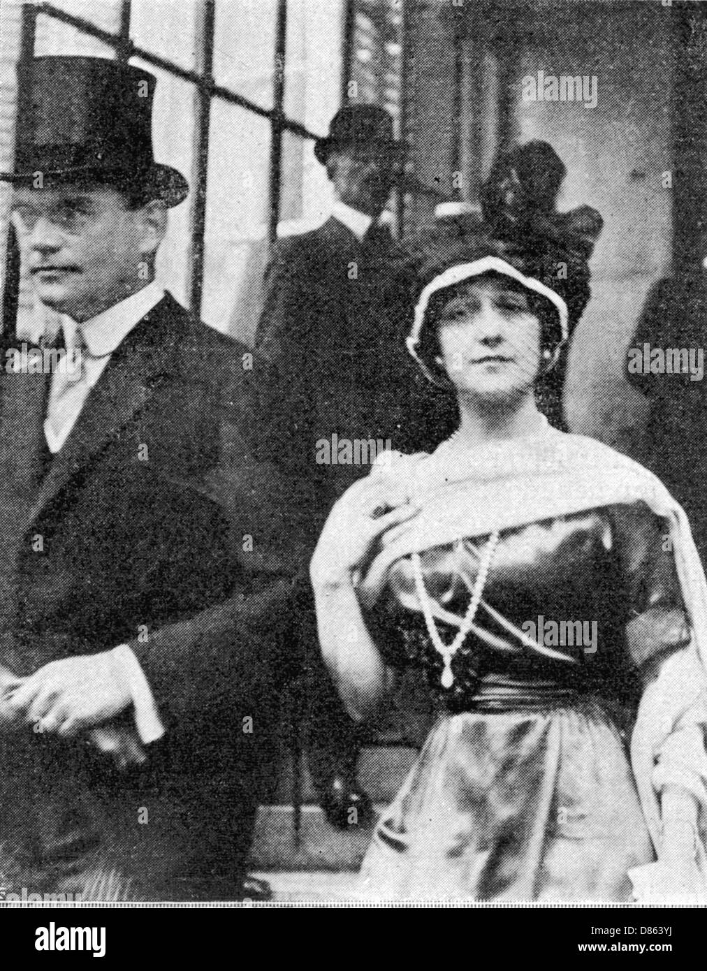 Mrs robert Black and White Stock Photos & Images - Alamy