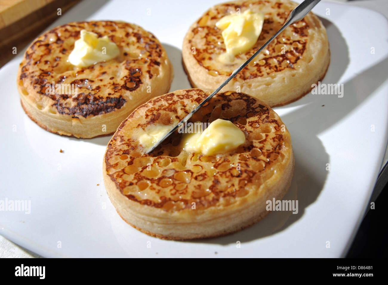English breakfast crumpets hi-res stock photography and images - Alamy