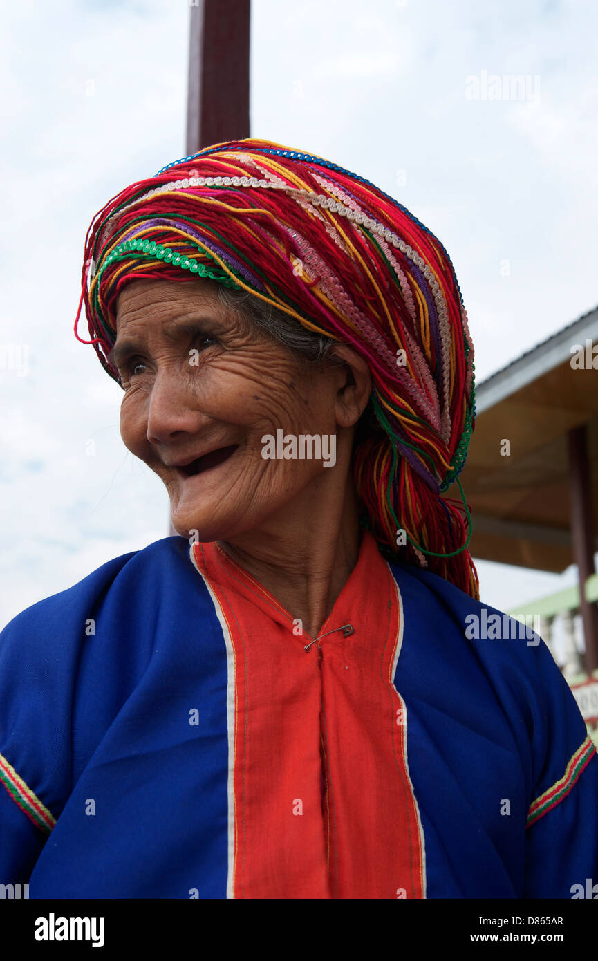 Palaung lady hi-res stock photography and images - Alamy