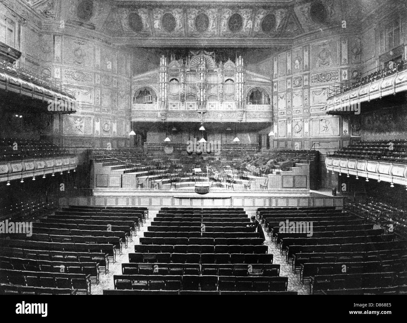 Queens Hall London Stock Photo - Alamy