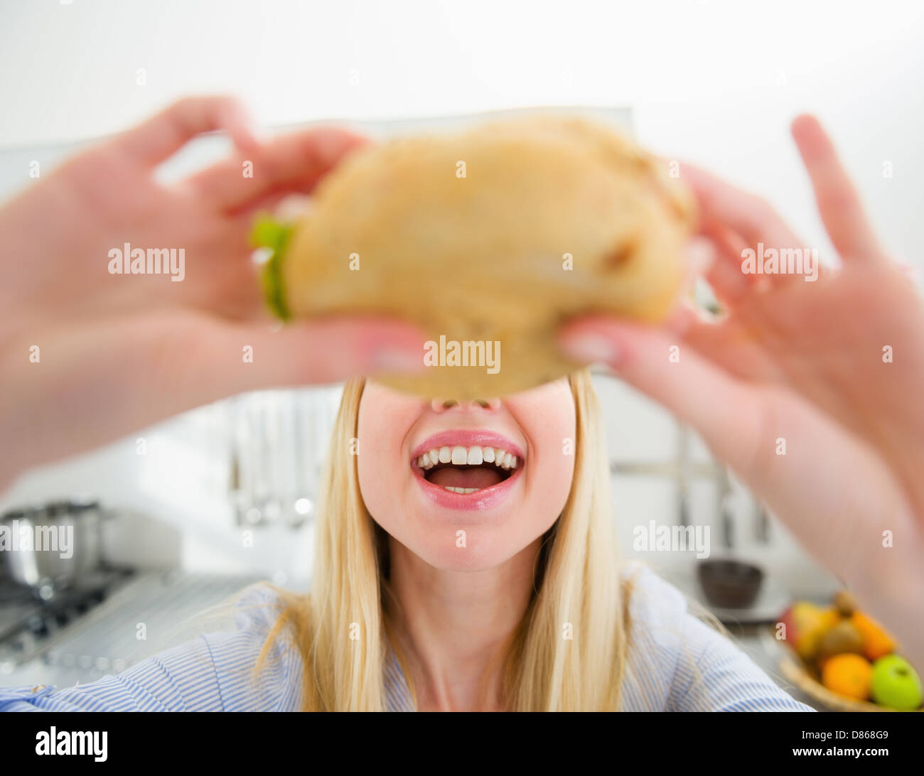 Eat sandwich teen girl hi-res stock photography and images - Alamy