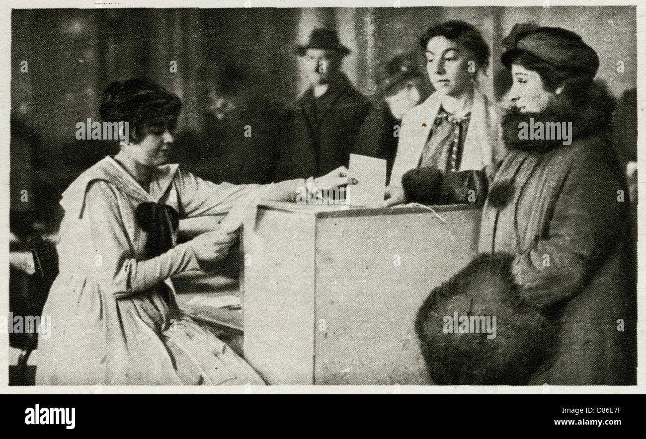 Women Voting In Russian Election Stock Photo - Alamy