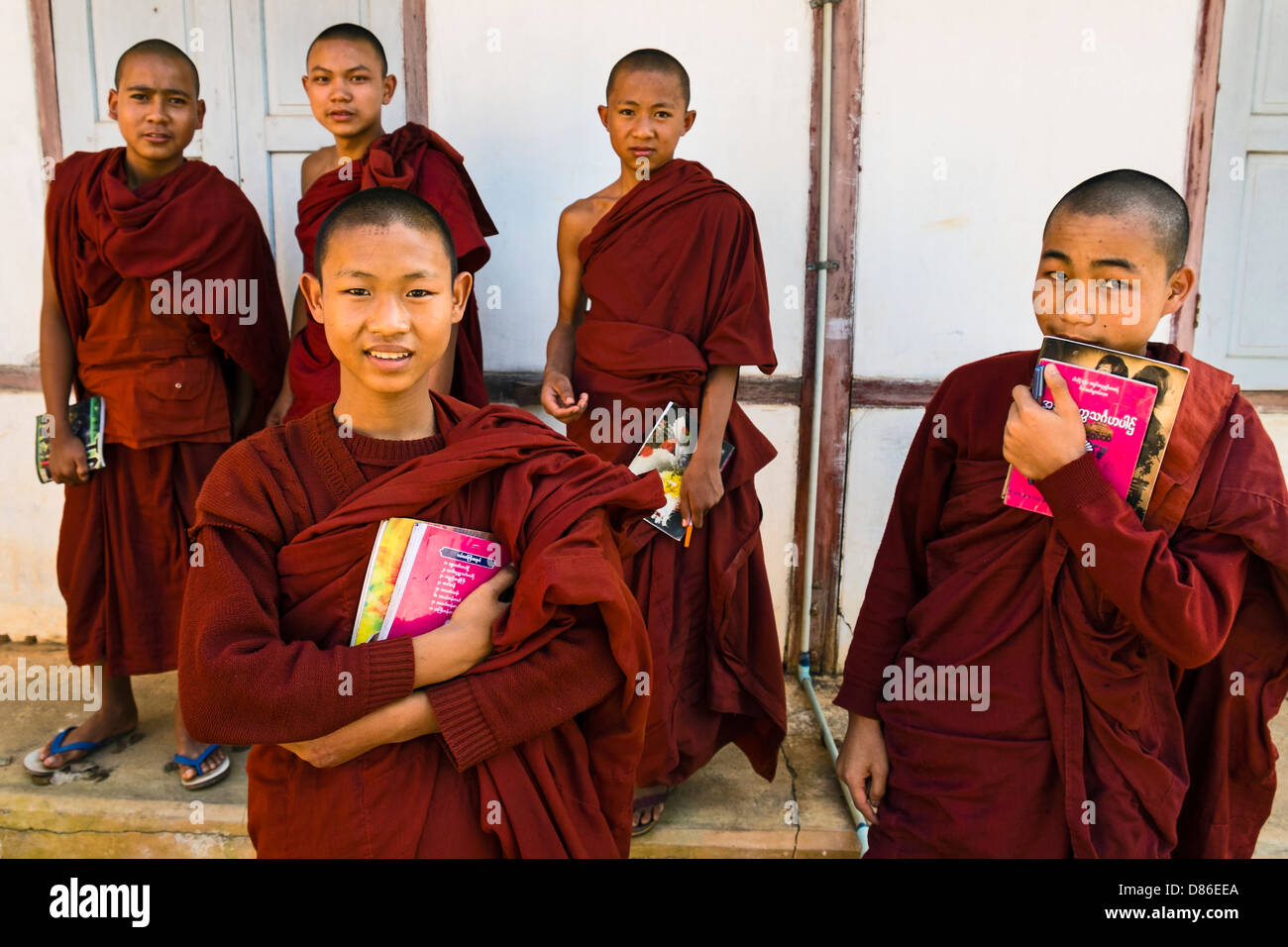 Novice buddhist monastery hi-res stock photography and images - Alamy
