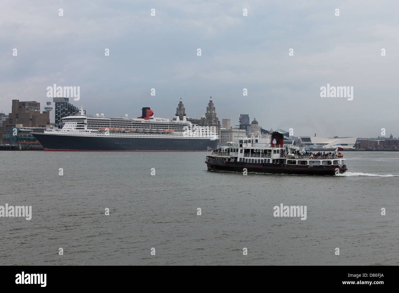 Queen mary worlds largest ocean hi-res stock photography and images - Alamy