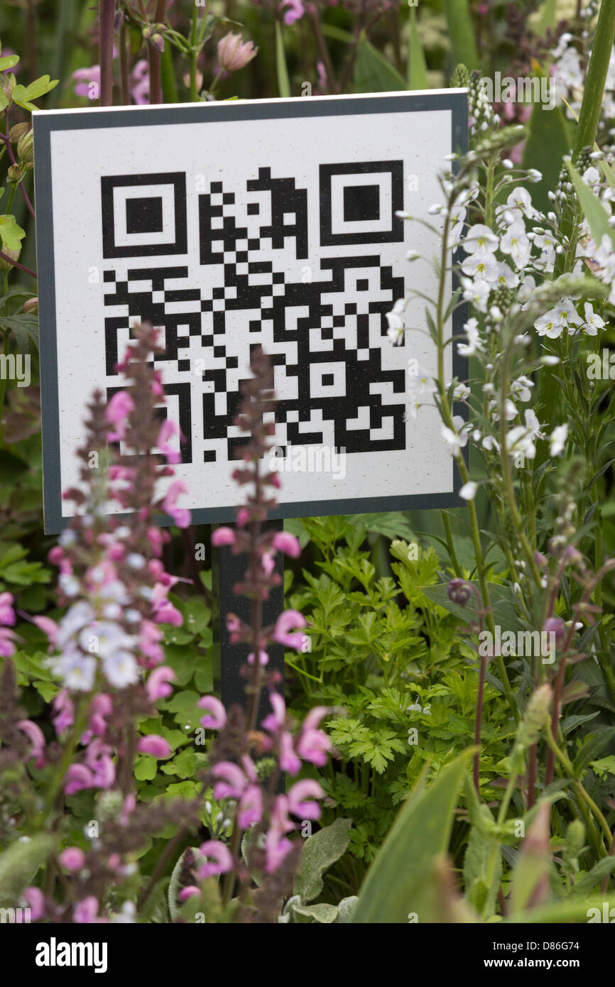 Show qr code hi-res stock photography and images - Alamy