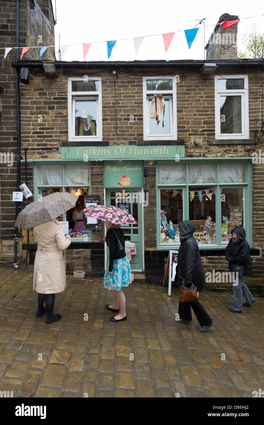 Haworth 1940s weekend annual event hi-res stock photography and images ...