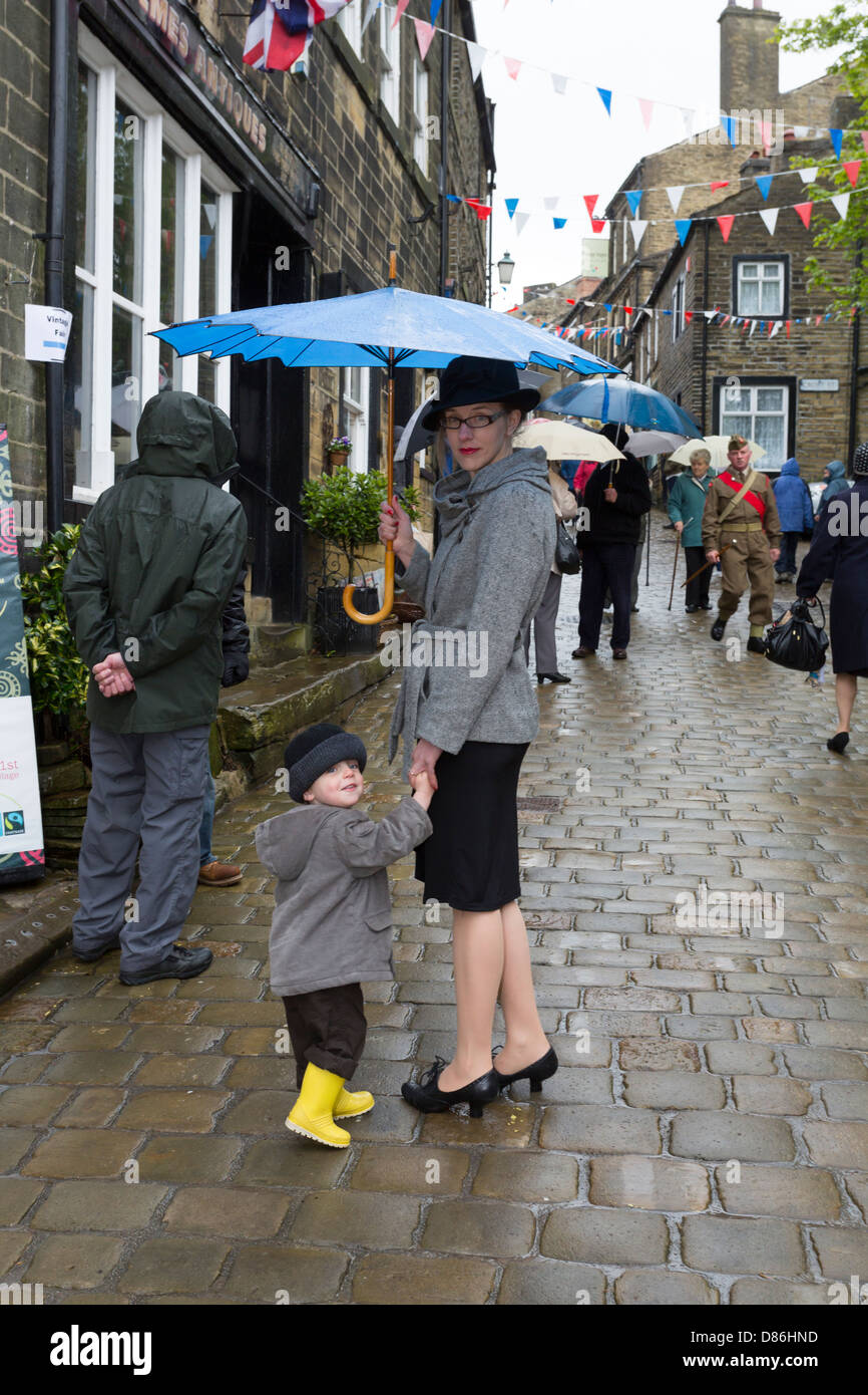Haworth 1940s weekend annual event hi-res stock photography and images ...
