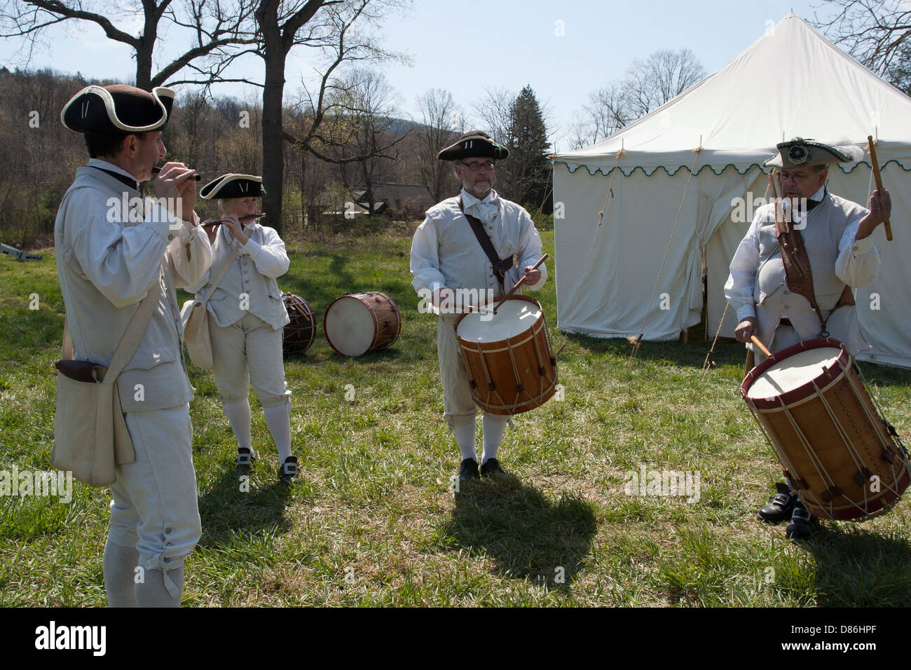 Fife and drum corps hi-res stock photography and images - Alamy