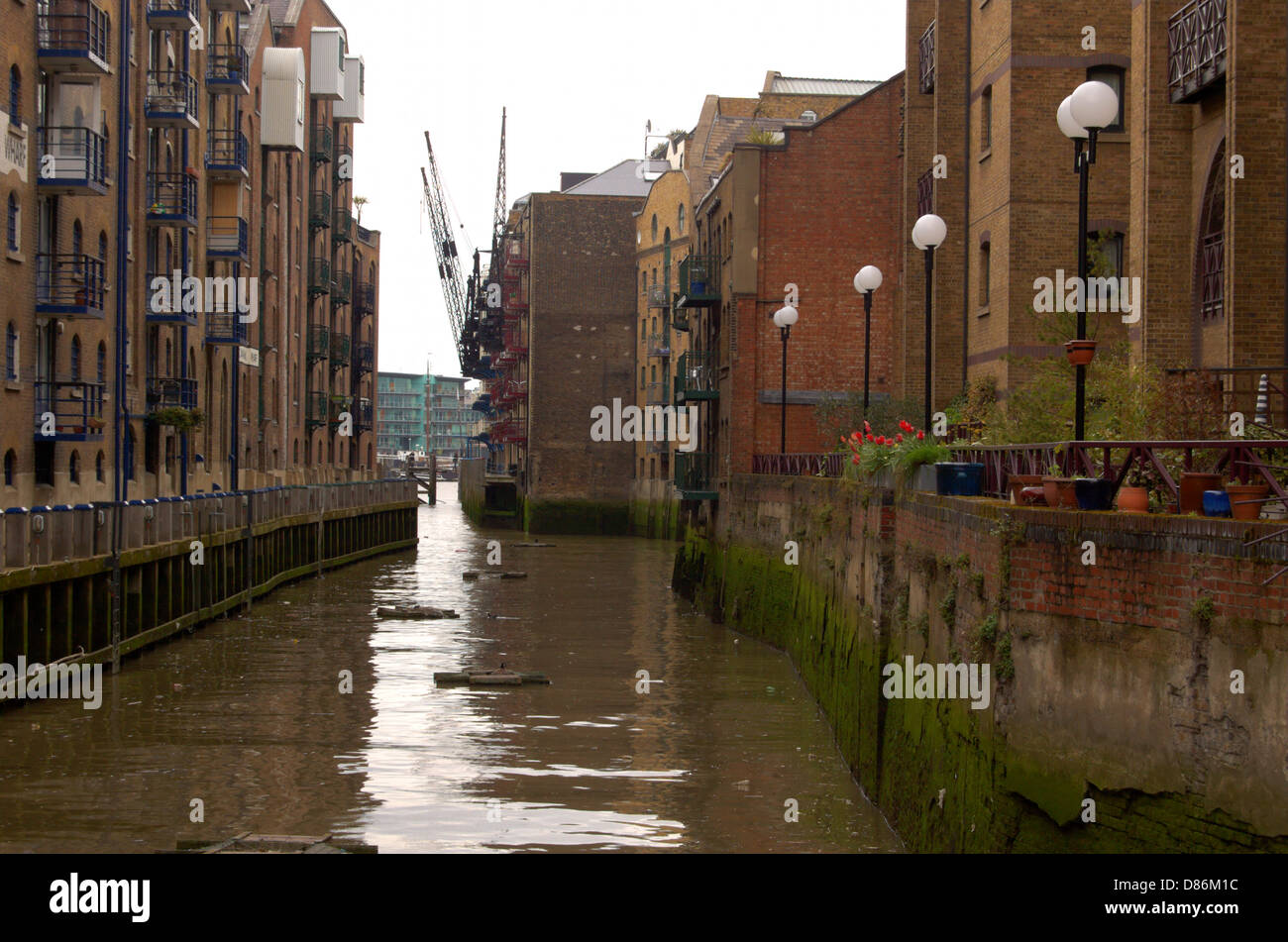 Warehouse conversion in Bermondsey in London, England Stock Photo - Alamy