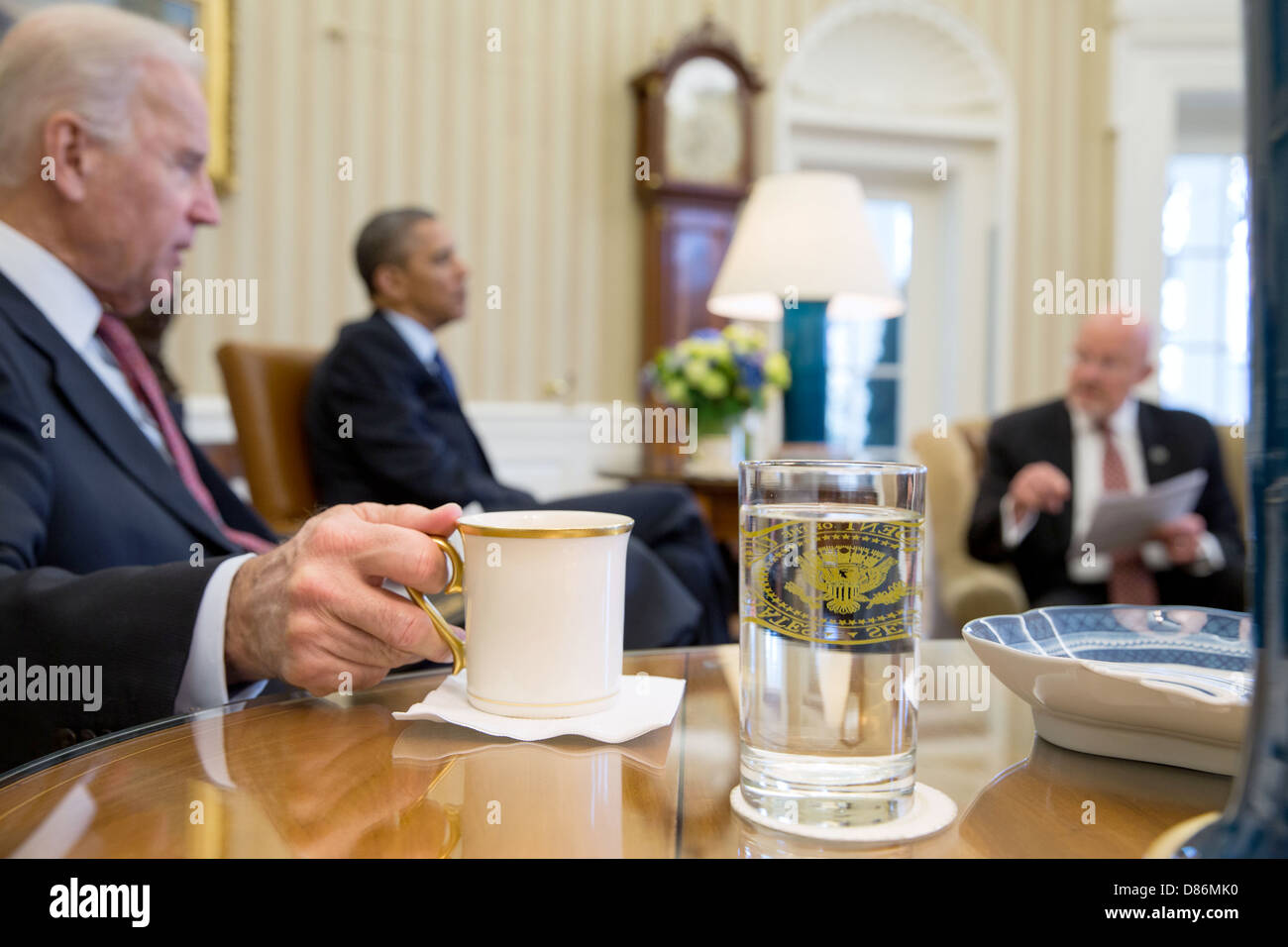 James clapper oval hi-res stock photography and images - Alamy