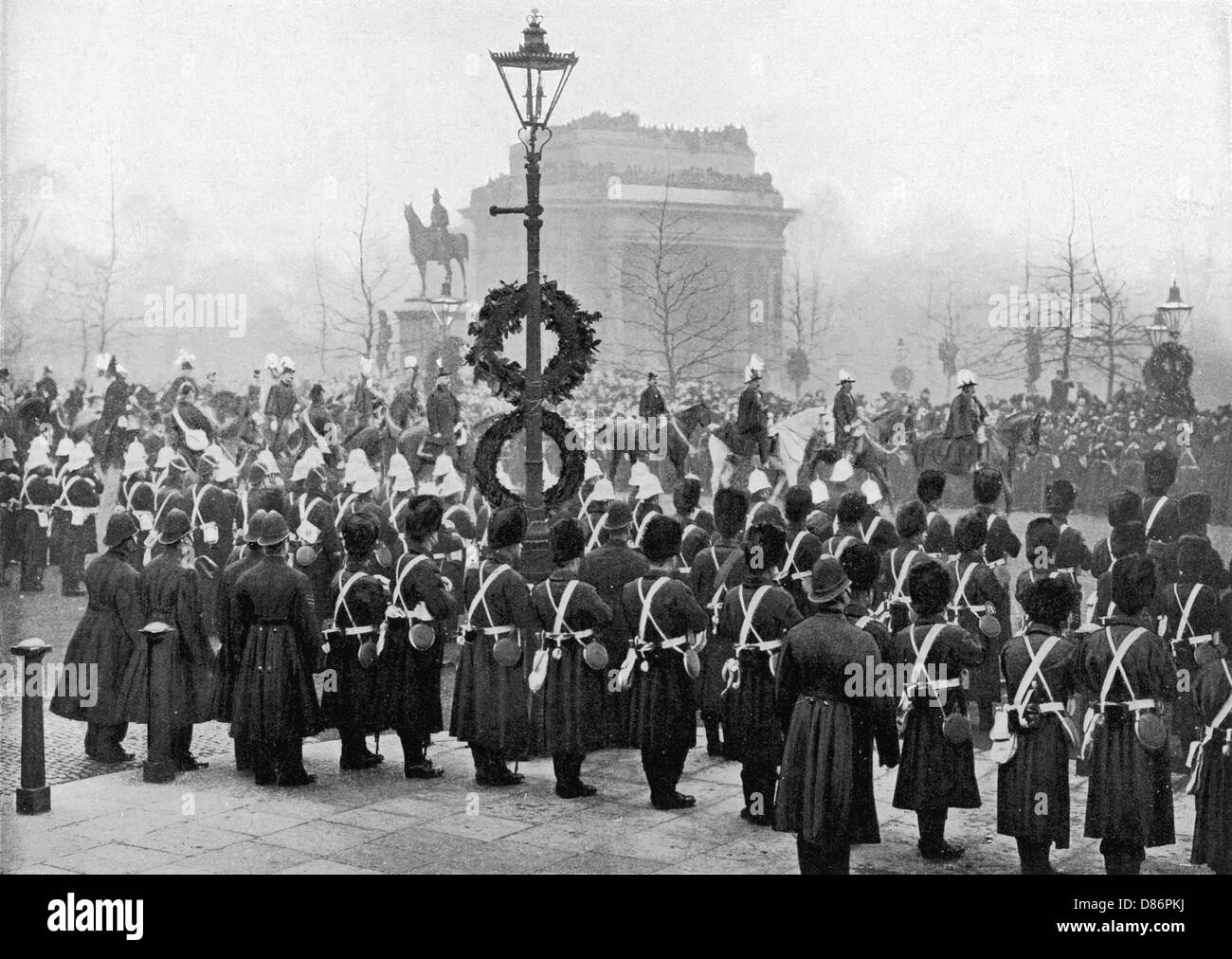 Passing of the queen Black and White Stock Photos & Images - Alamy