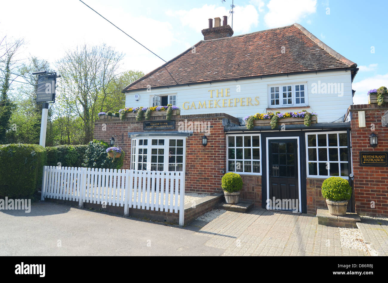 English country pub england hi-res stock photography and images - Alamy
