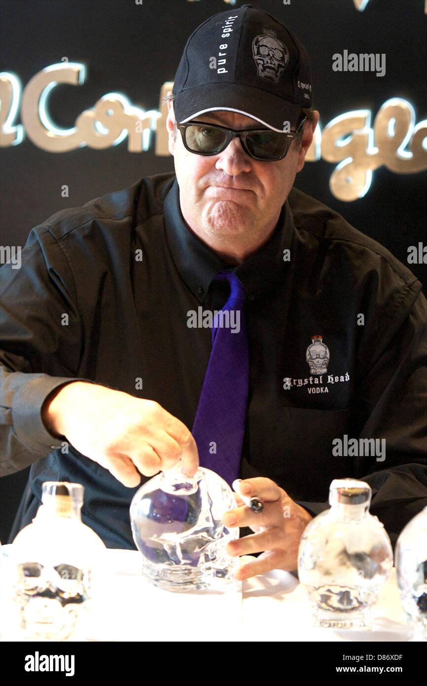 Crystal head vodka hi-res stock photography and images - Alamy