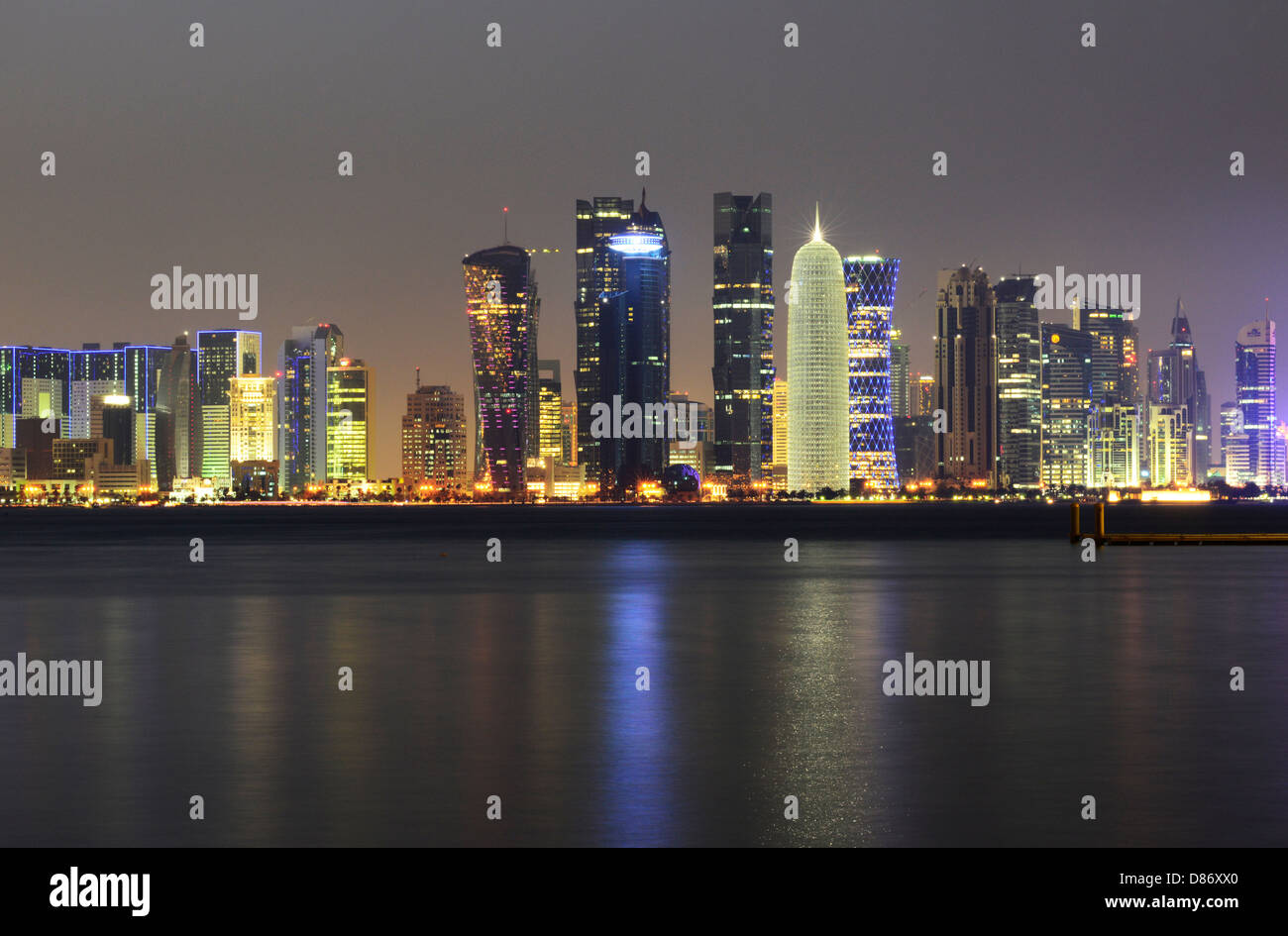 Modern doha hi-res stock photography and images - Alamy