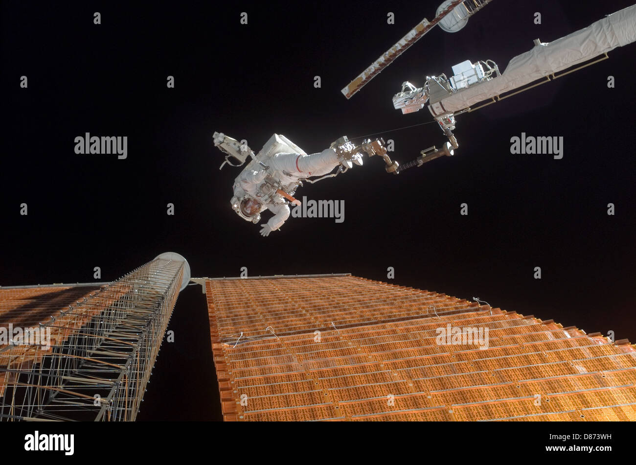 Spacewalk iss repairs hi-res stock photography and images - Alamy