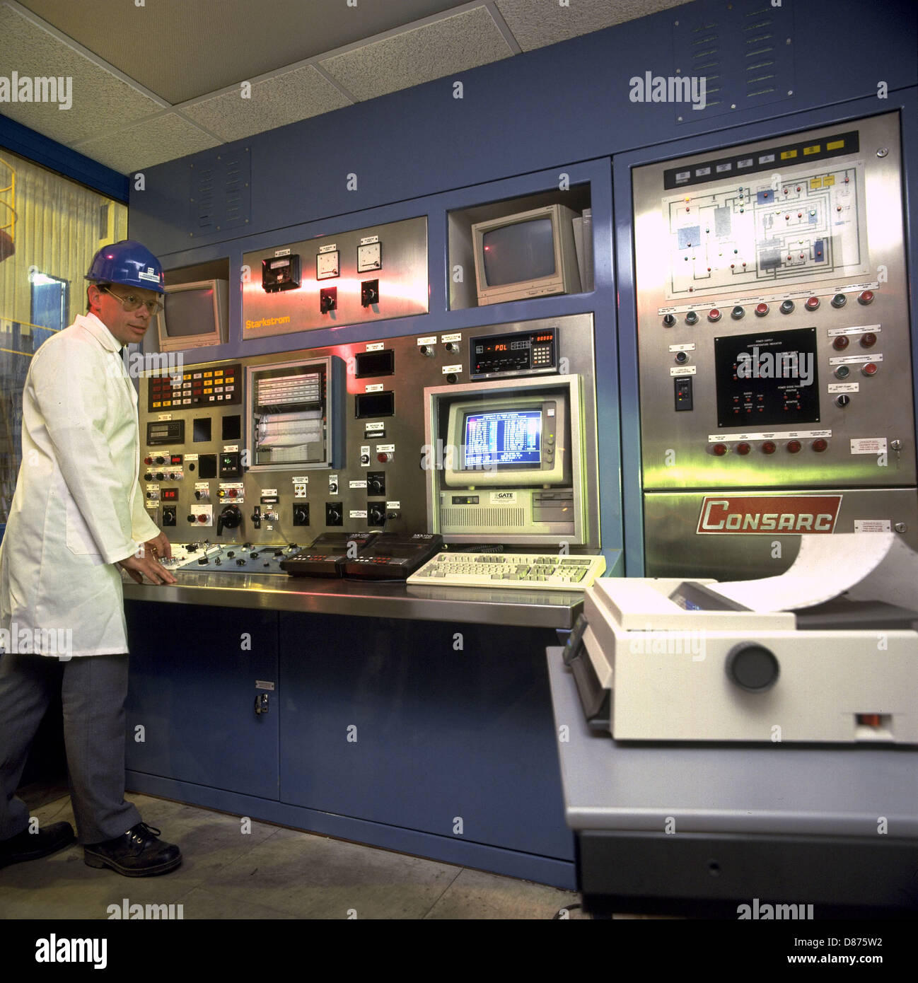 Steel aircraft hi-res stock photography and images - Alamy